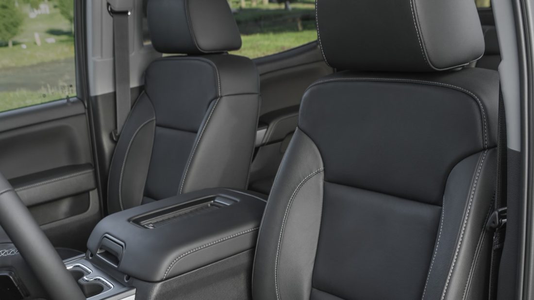 Chevrolet Cheyenne Centennial 2018 asientos - Autos Actual México