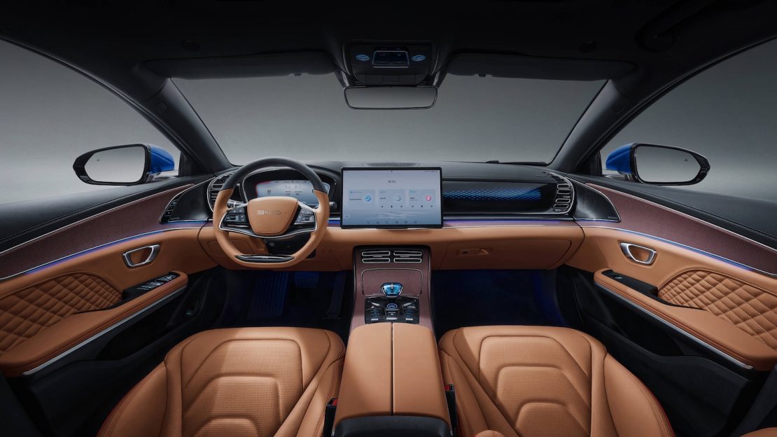 BYD Han EV 2023 en México, sedán eléctrico, diseño de interiores, con ...