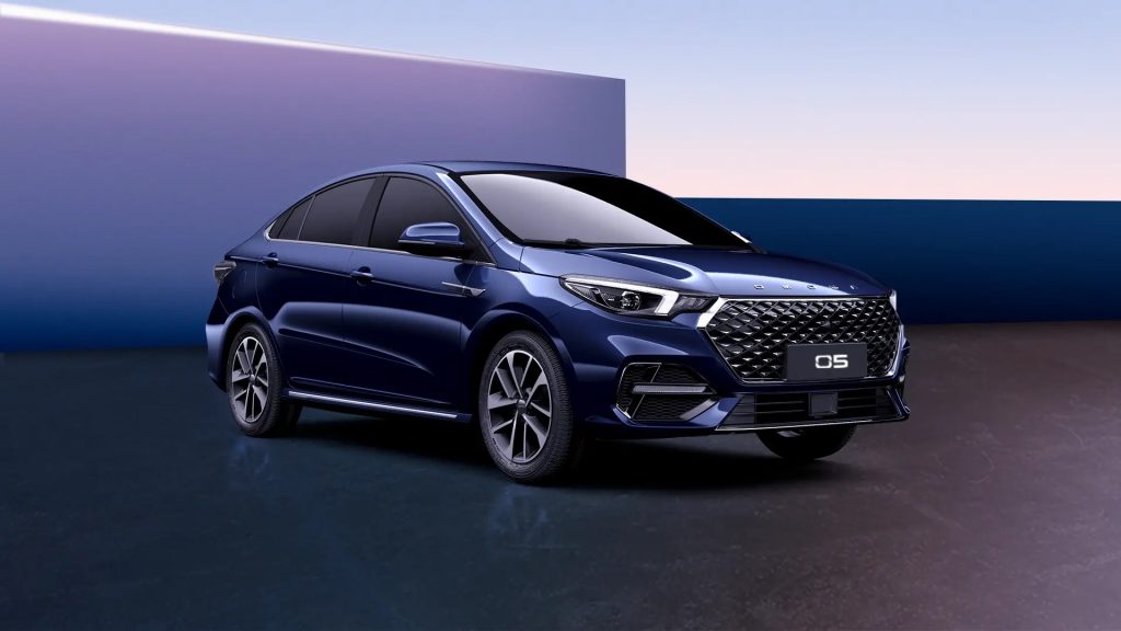 Omoda O5 2024 llega a México, precios y versiones del sedán