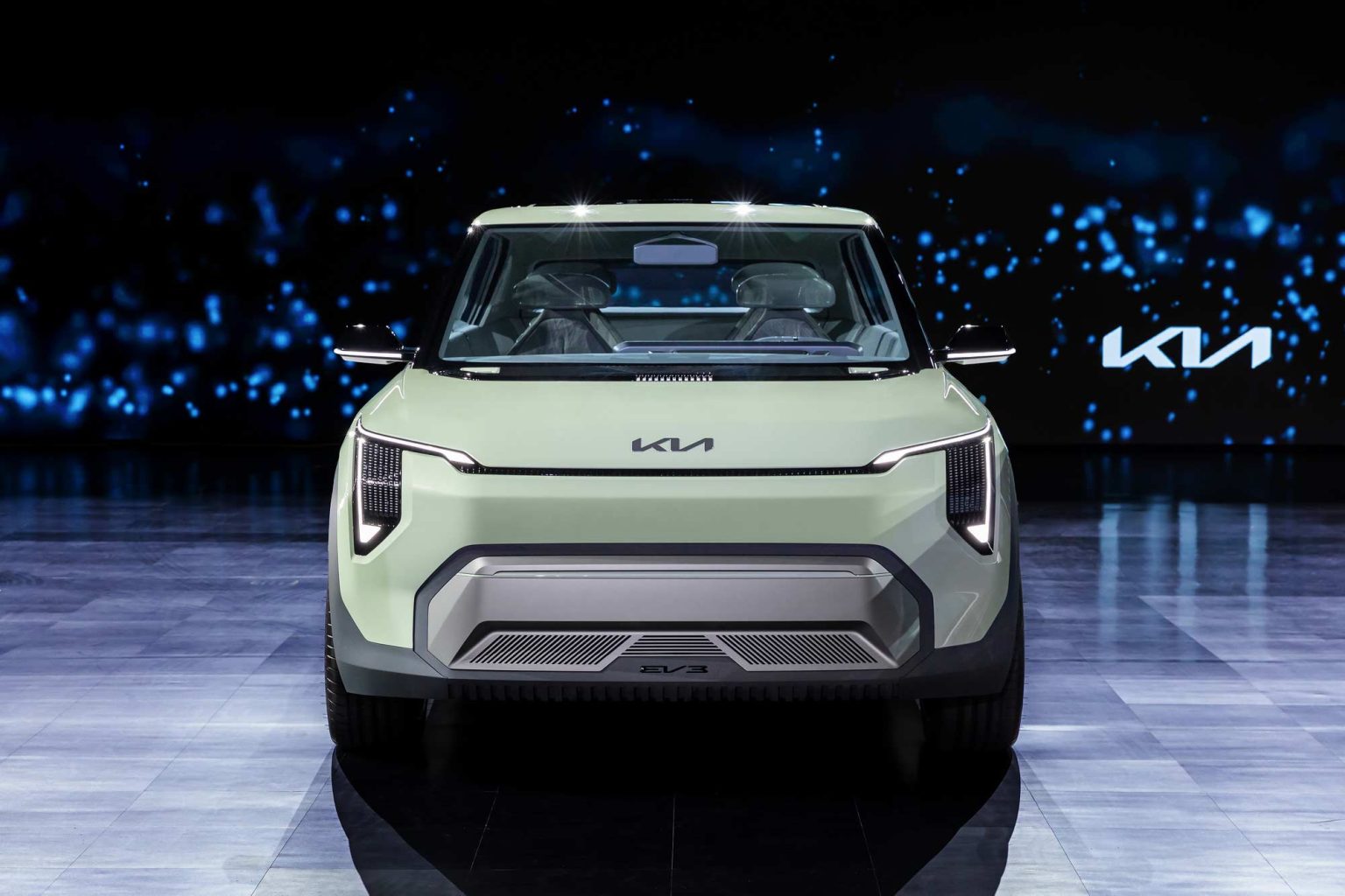 Kia Concept EV3 en el KIA EV Day - exterior color verde frente - Autos ...