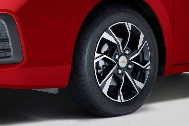 Chevrolet Aveo Hatchback 2025 llega a México:precios y versiones