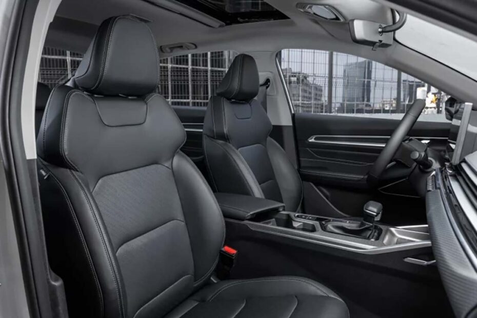 Geely Emgrand 2025 llega a México: precios y versiones del sedán