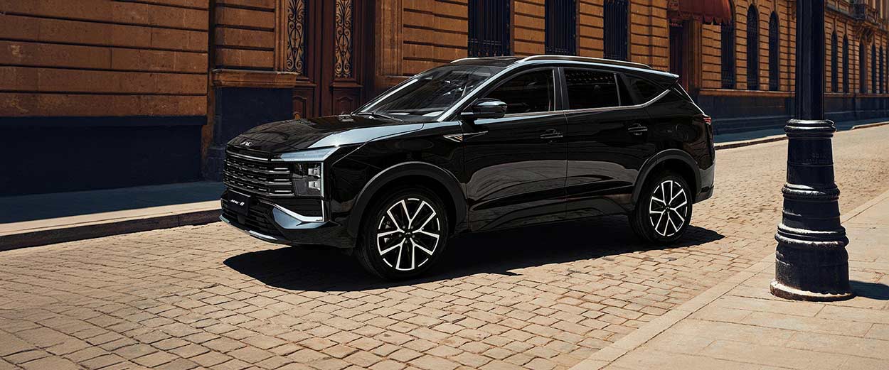 JAC lanza la nueva JAC 8: una SUV de tres filas familiar