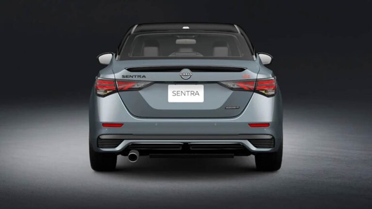 Nissan Sentra Midnight Edition 2025 llega a México