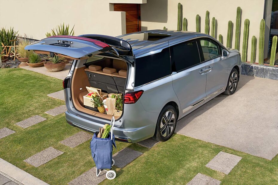 JAC 6 PHEV y Traveler PHEV 2026 llegan a México